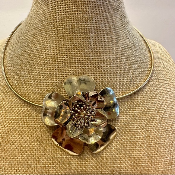 Jessica Simpson | Jewelry | Jessica Simpson Necklace Gold Tone Collar ...